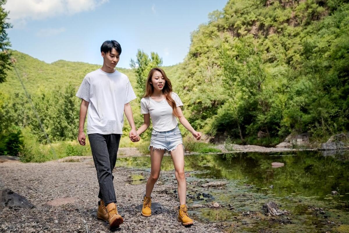 Is "walking ten thousand steps a day" good or bad? Experts have ...