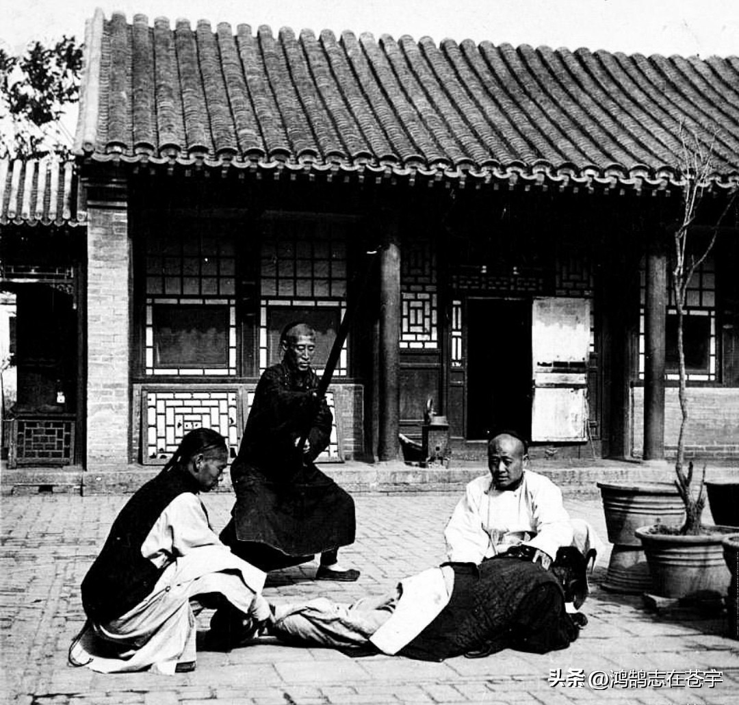 Rare photo in the late Qing Dynasty: a woman from a large family shows ...