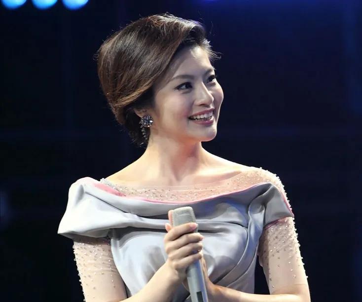 How beautiful is the CCTV anchor "Meng Shengnan"? - iNEWS