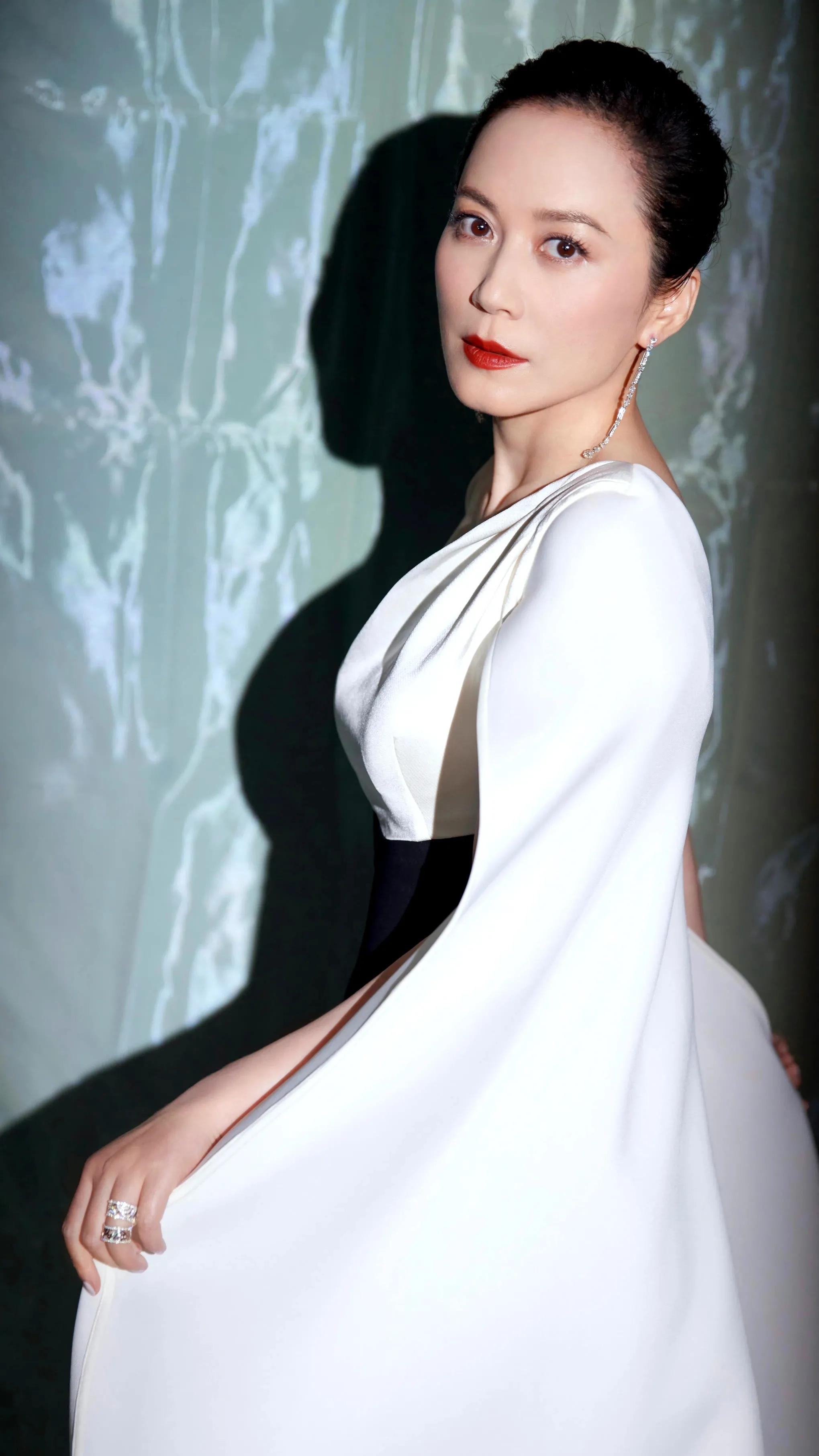 Faye Yu April 28, 2023 Exquisite Atlas Noble and Elegant - iNEWS