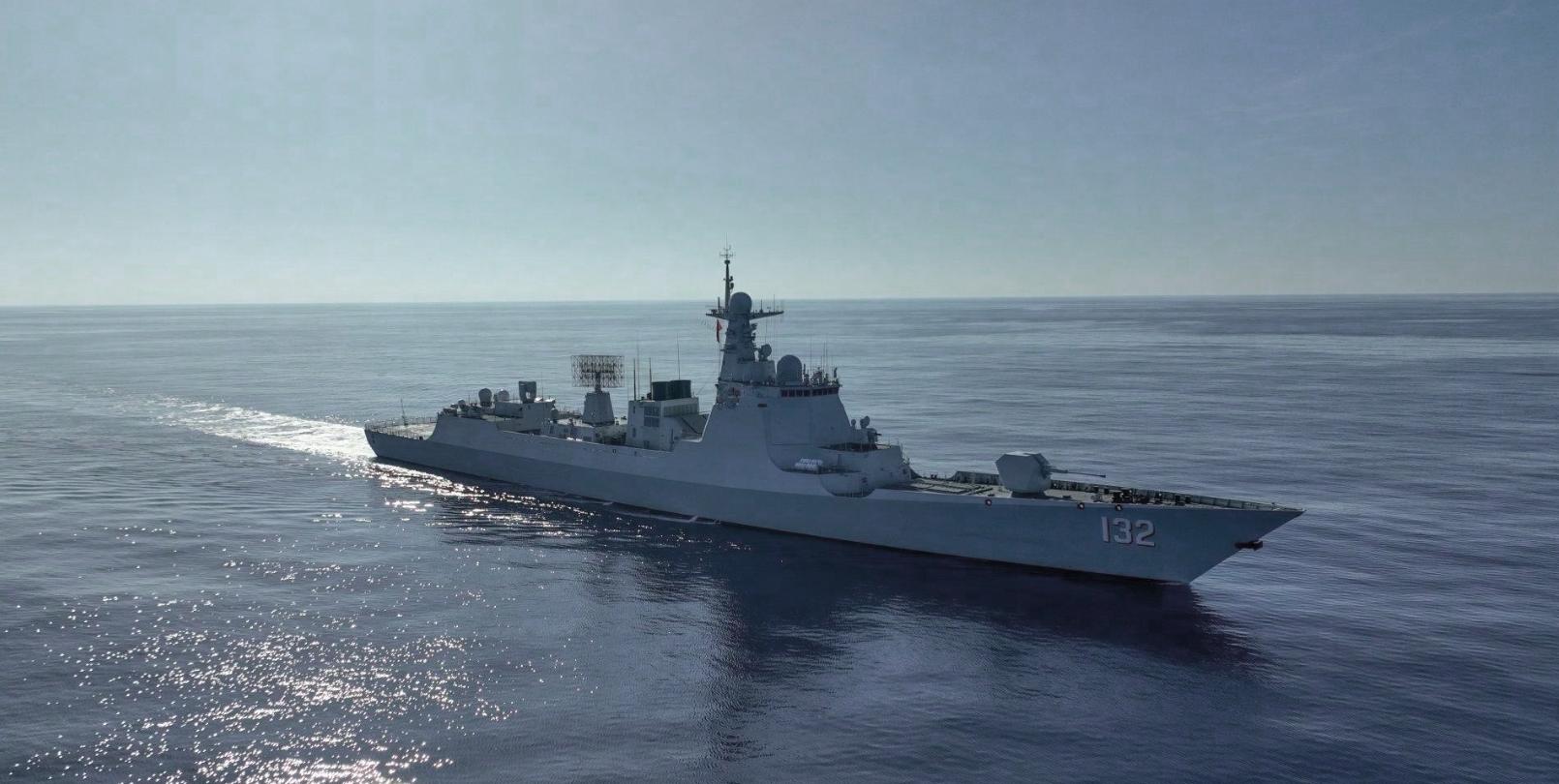 Fighting bayonets in the strait, the 052D ship intercepted the US ship, US media: Witnessing a ...