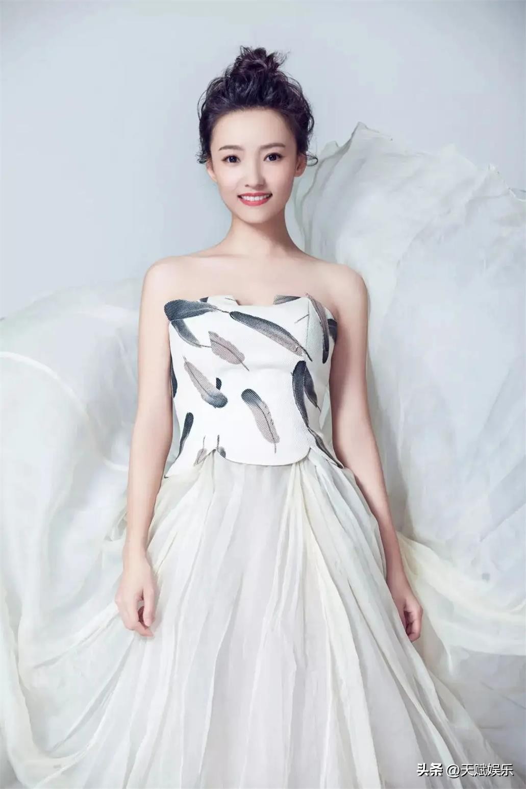 Look at the photo of Lin Yuan, the film and television actress in the ...