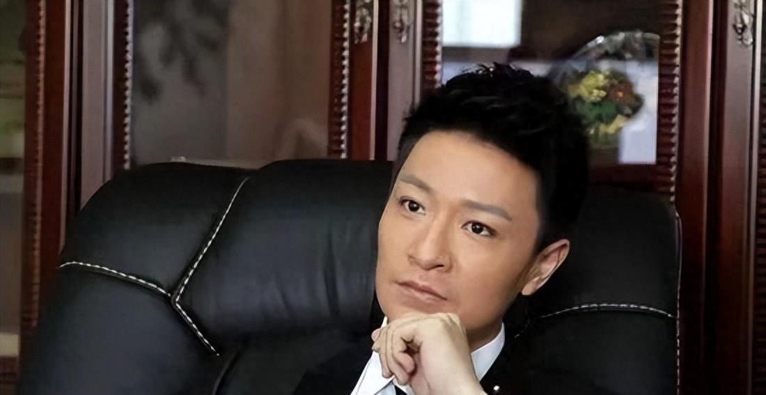 When 46-year-old Li Zonghan and 47-year-old Chen Long were in the same ...