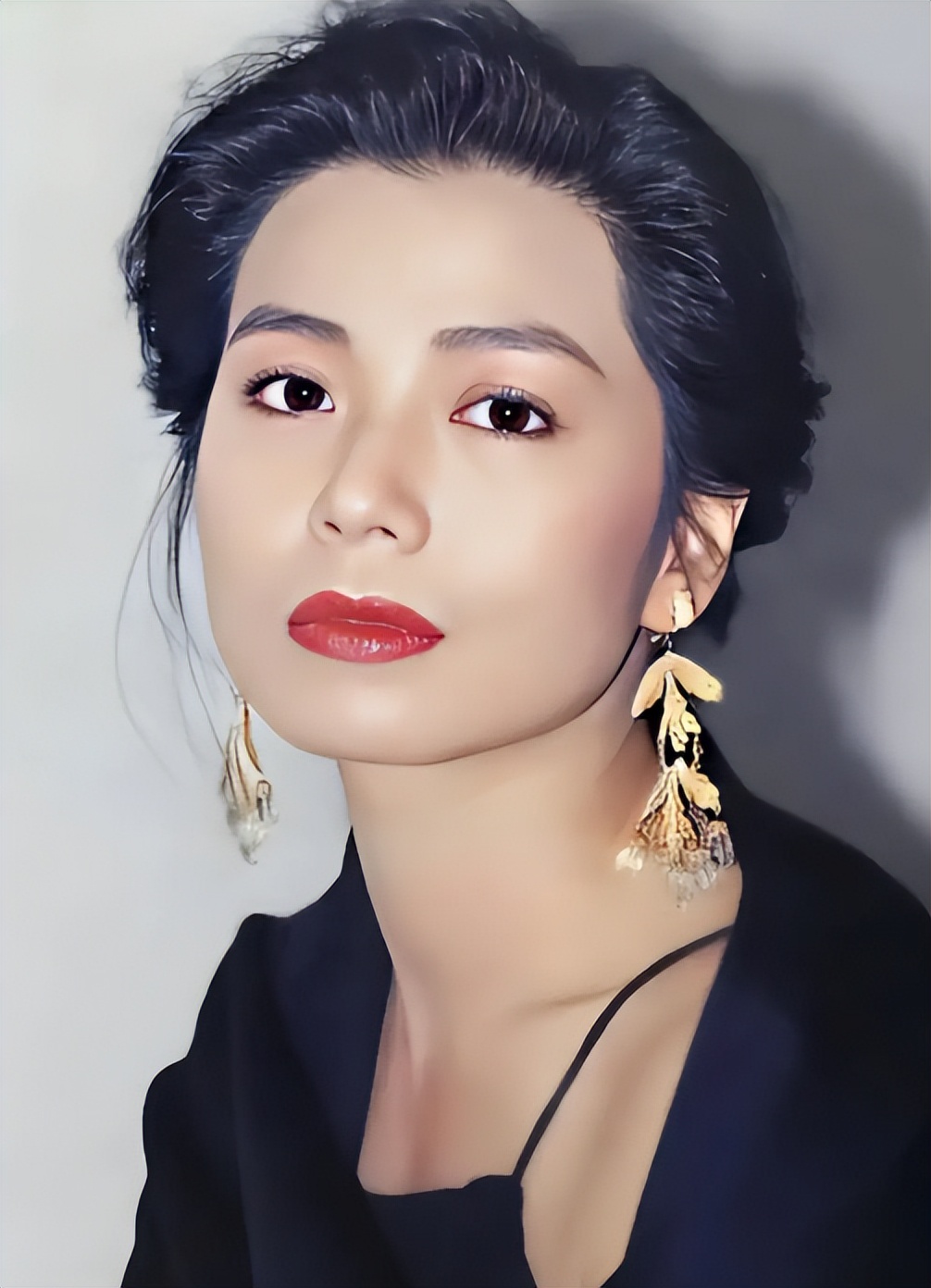 "Sexy Goddess" Zhong Chuhong: When she was popular, she married ...