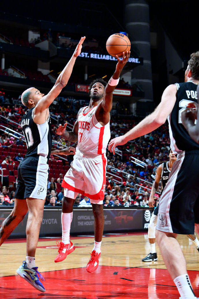 21+8 and then 24+8!The Rockets really picked a treasure, and the coach ...