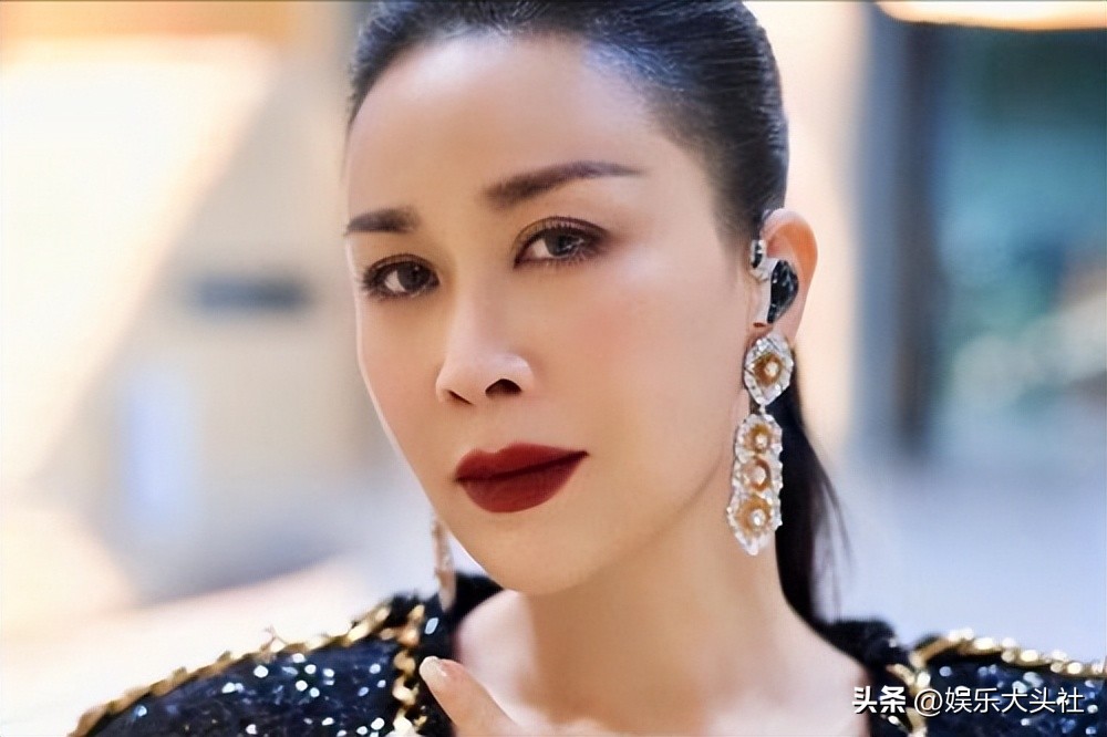 Na Ying lived with Gao Feng for 10 years, during which she gave birth ...