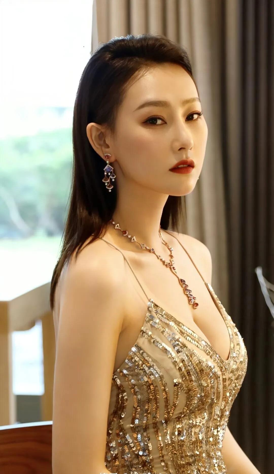 Celebrity photobook "Li Xinyue" - iMedia
