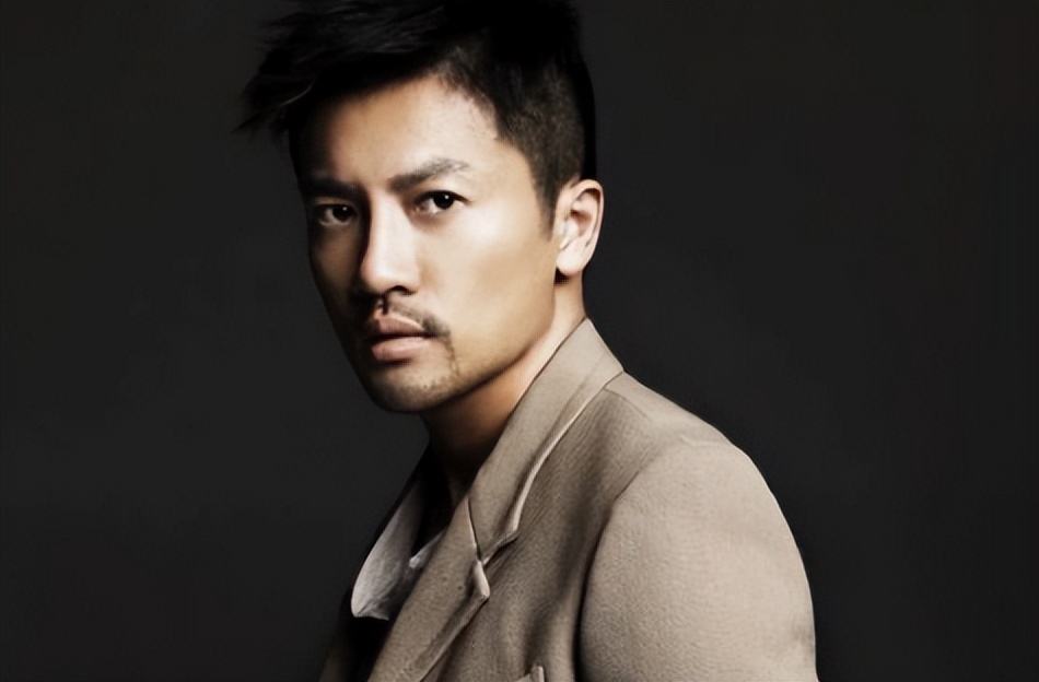 So Alec Su was already married? His wife is more beautiful than Lin Xinru, and his children have ...