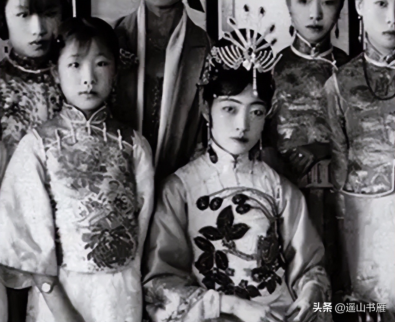 From Modern Girl to Crazy Woman——The Love and Ambition of Wan Rong, the ...