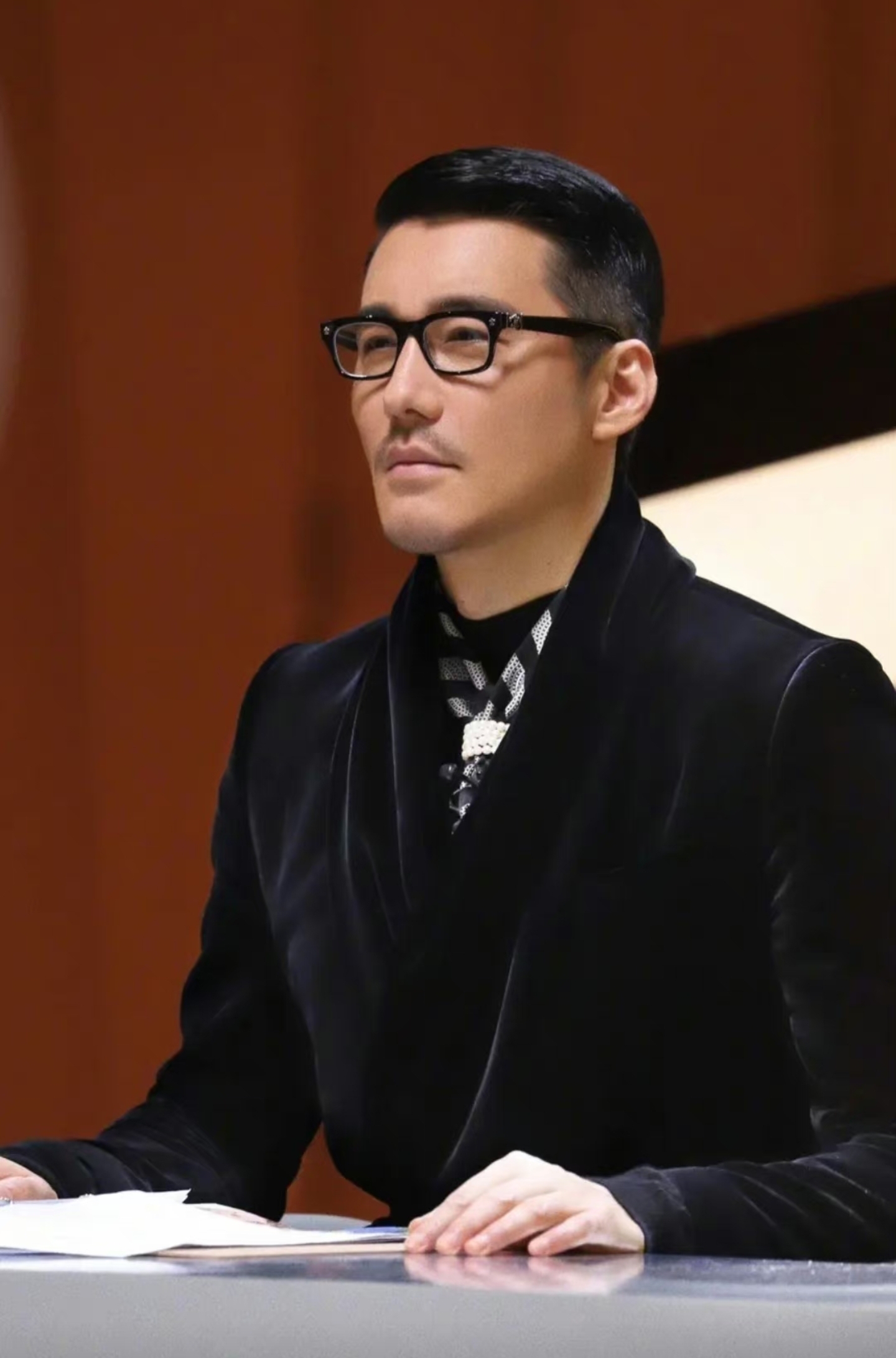 Hu Bing caused controversy by making jokes about female singers ...