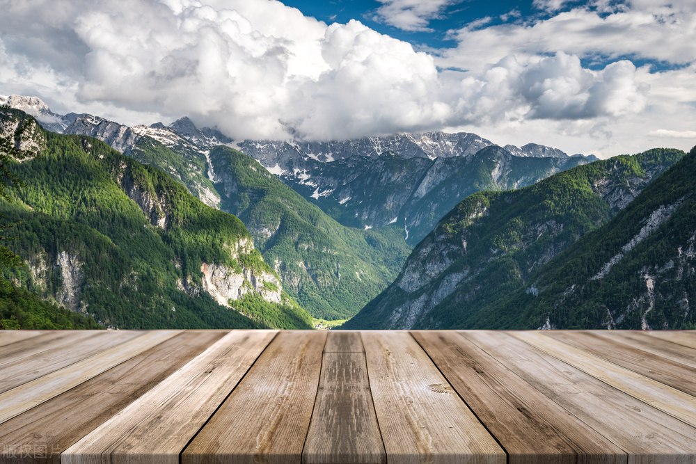 Walking Memories——Read Mr. Yu Qiuyu's "Lend My Life" - iNEWS
