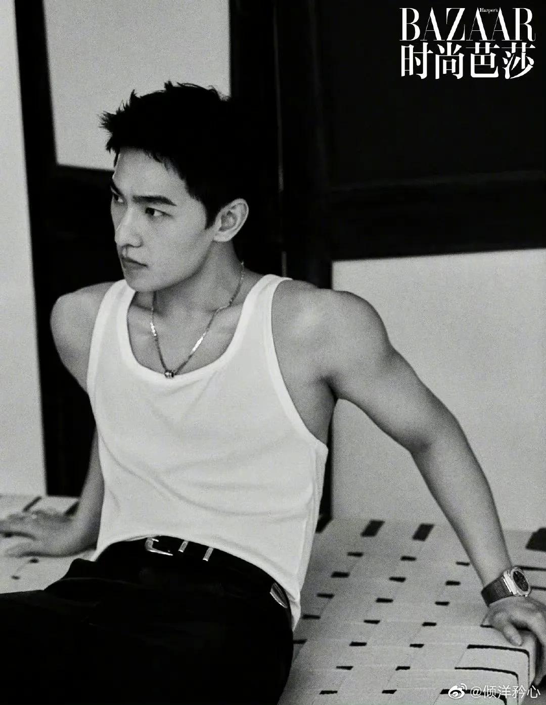 "Yang Yang's New Picture" shows the waistline!Shirtless and seductive ...