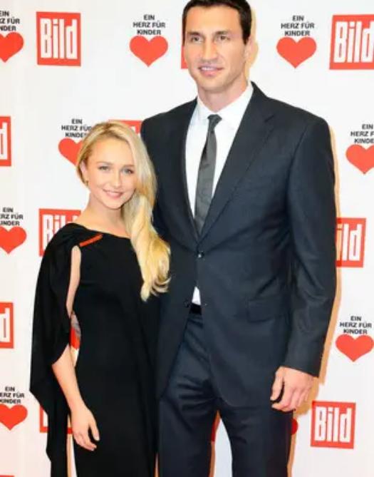 The 1.98-meter world champion, who dominates the boxing world with a ...