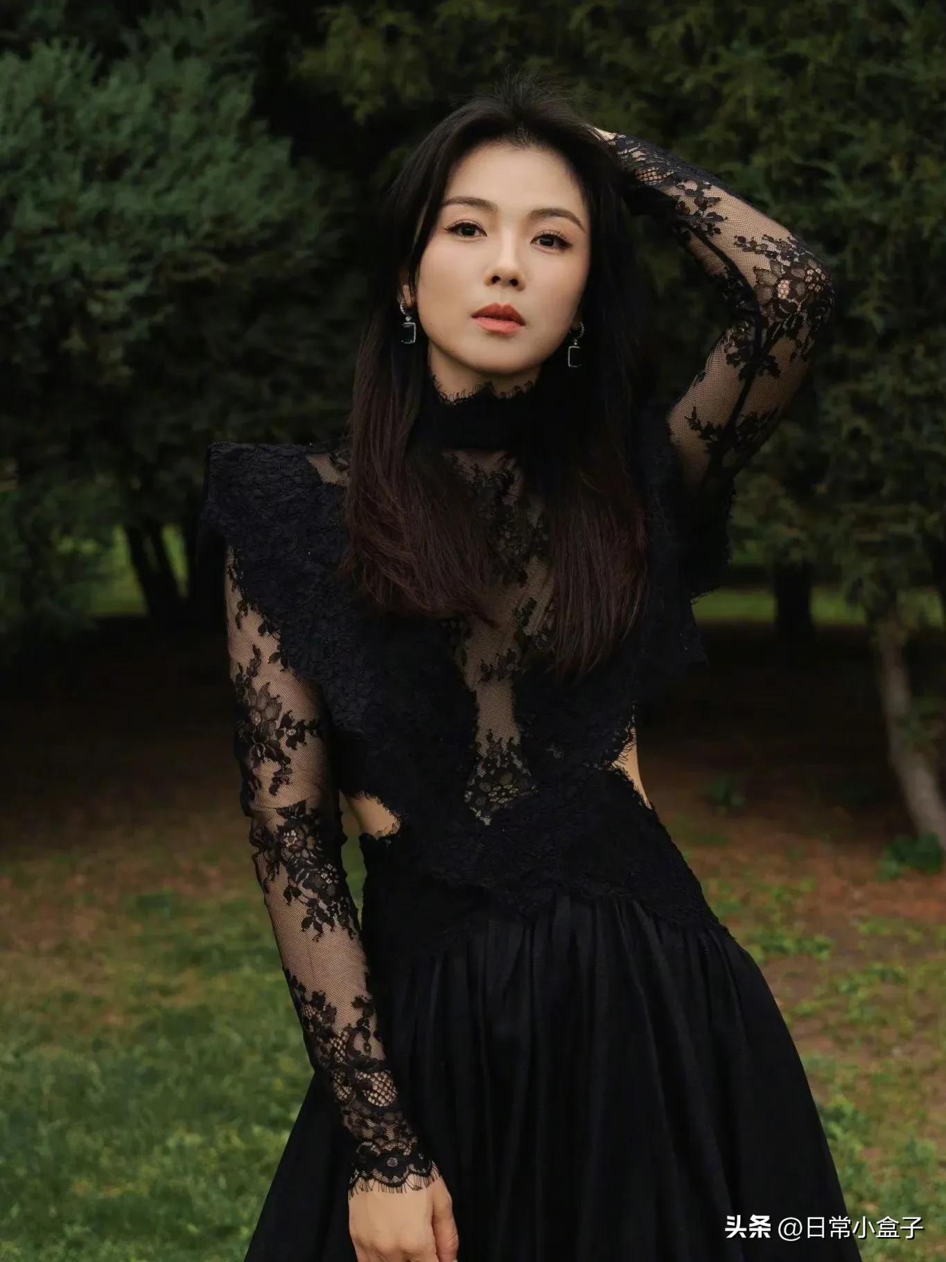 Liu Tao made a shocking debut! Large black and white two-color dress ...