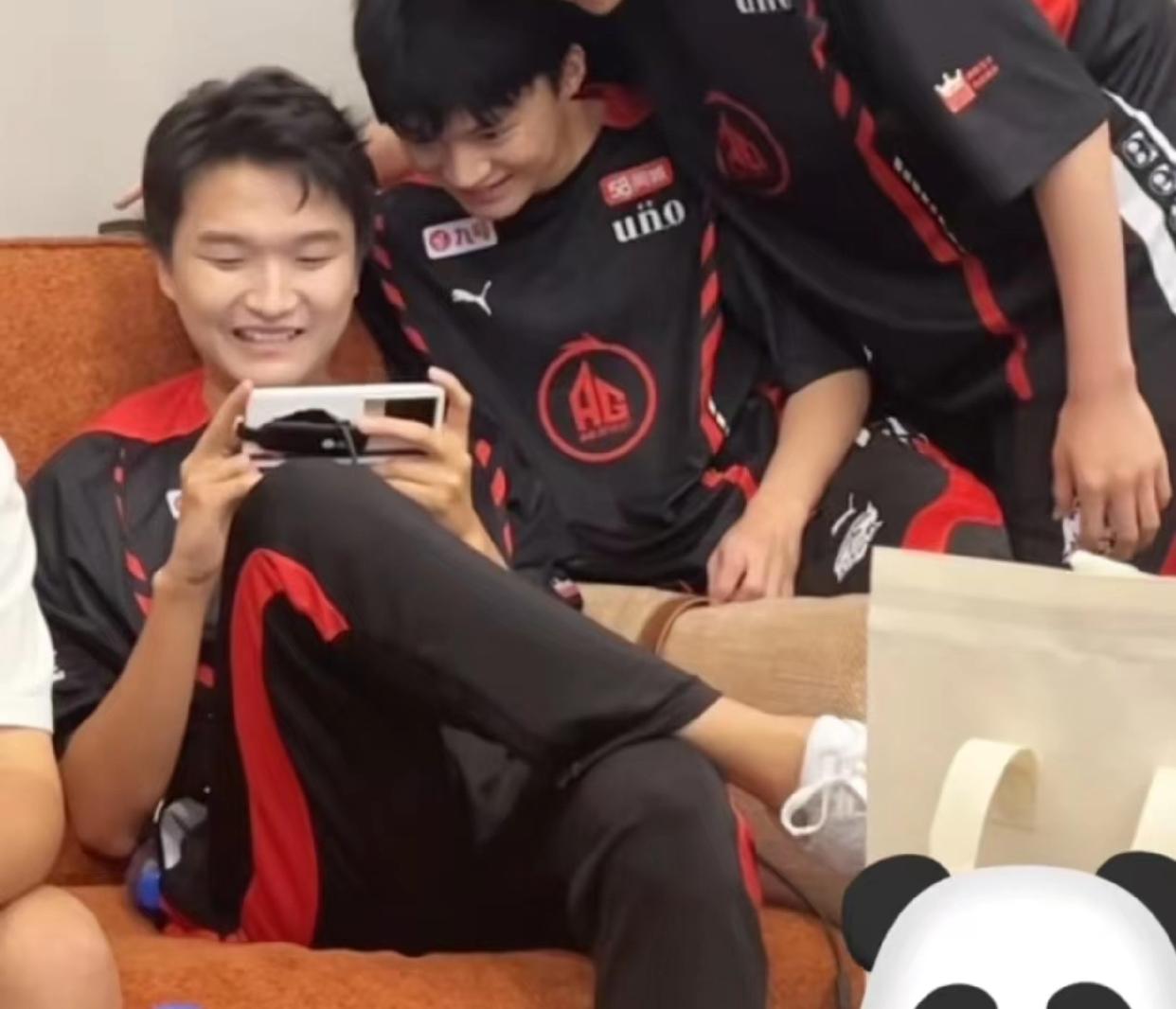 AG defeated DYG, Feifei posted late at night: Cat is already in the hospital, I hope it will not ...