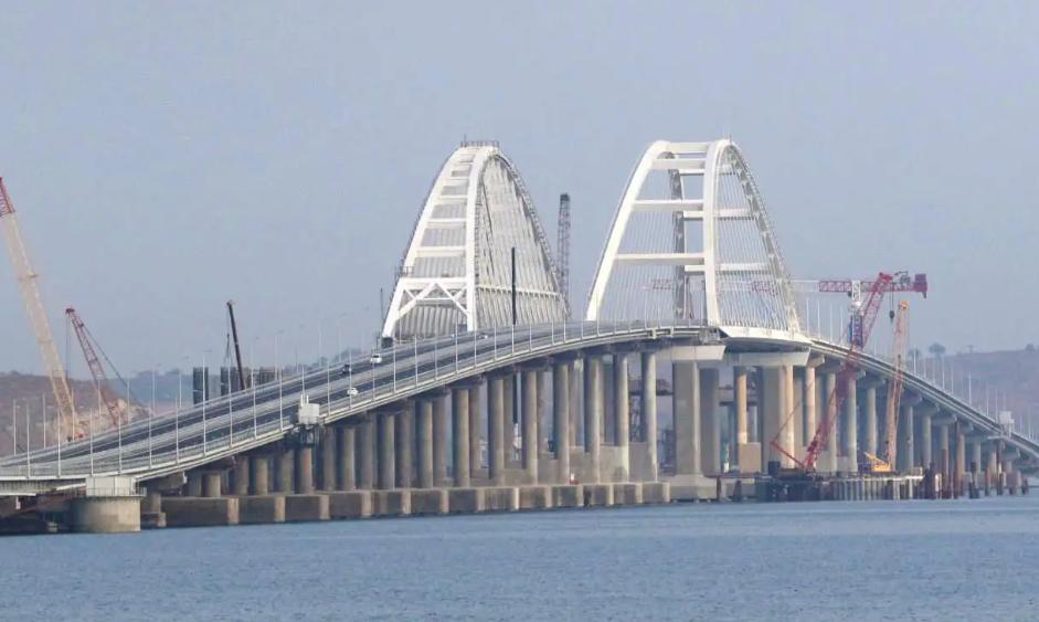 The Crimea Bridge was bombed, exposing a major weakness of the Russian ...