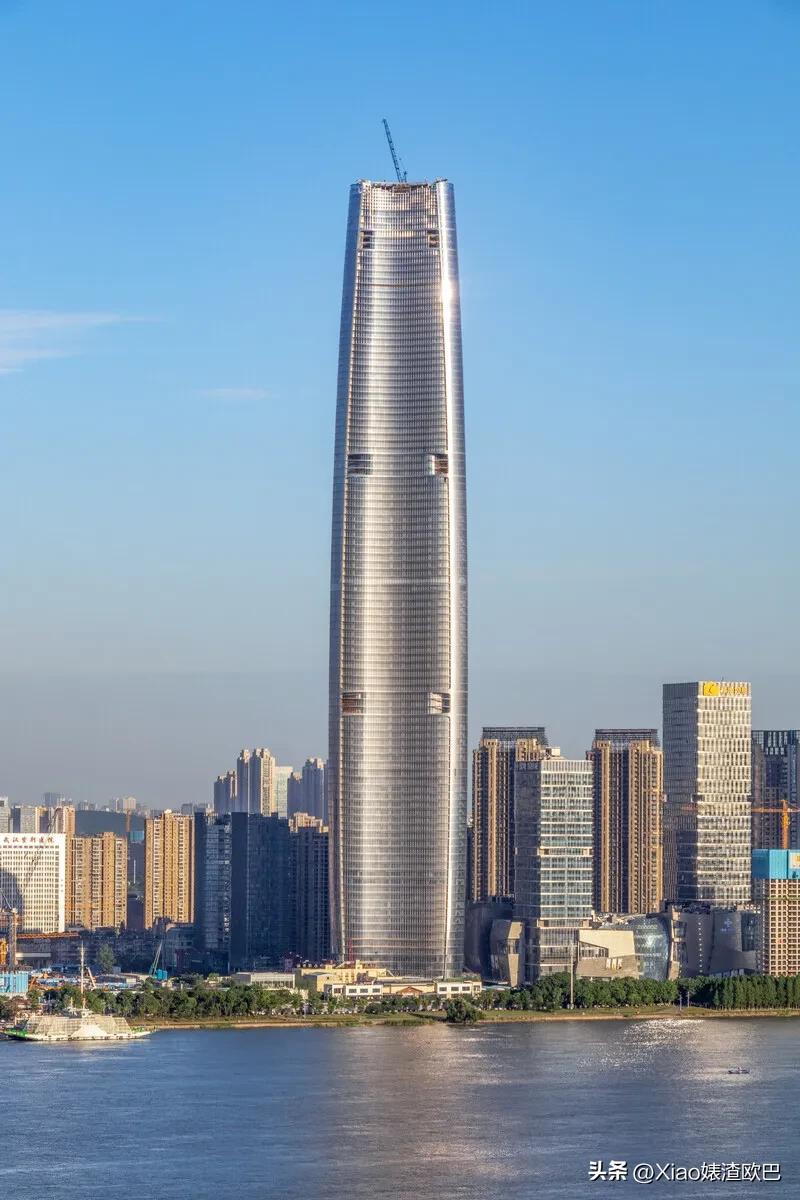 The original design height was 636 meters, the tallest skyscraper in ...