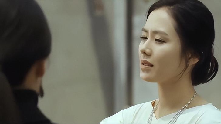 "White Night Walk": reveals the complexity of human nature and the ...