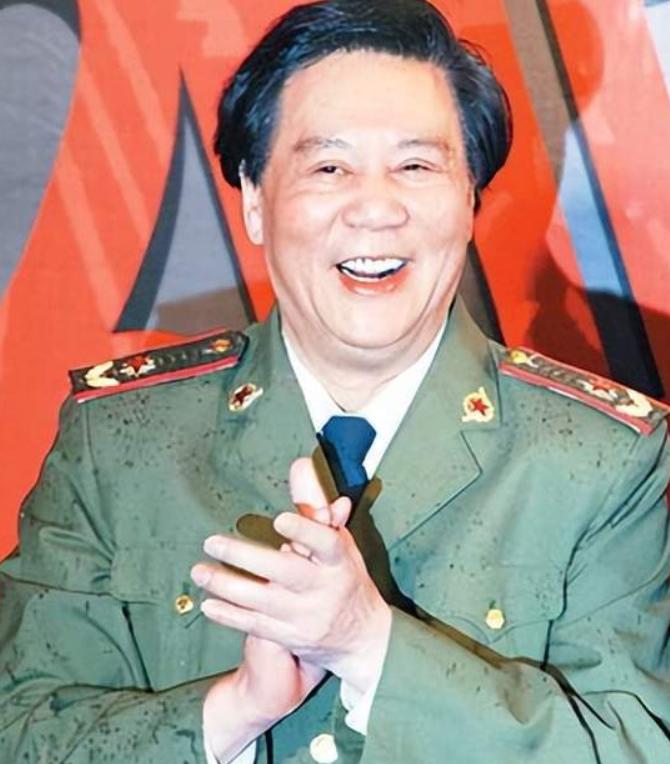 In 1989, Gu Yue was invited to attend a state banquet. Admiral Yang ...