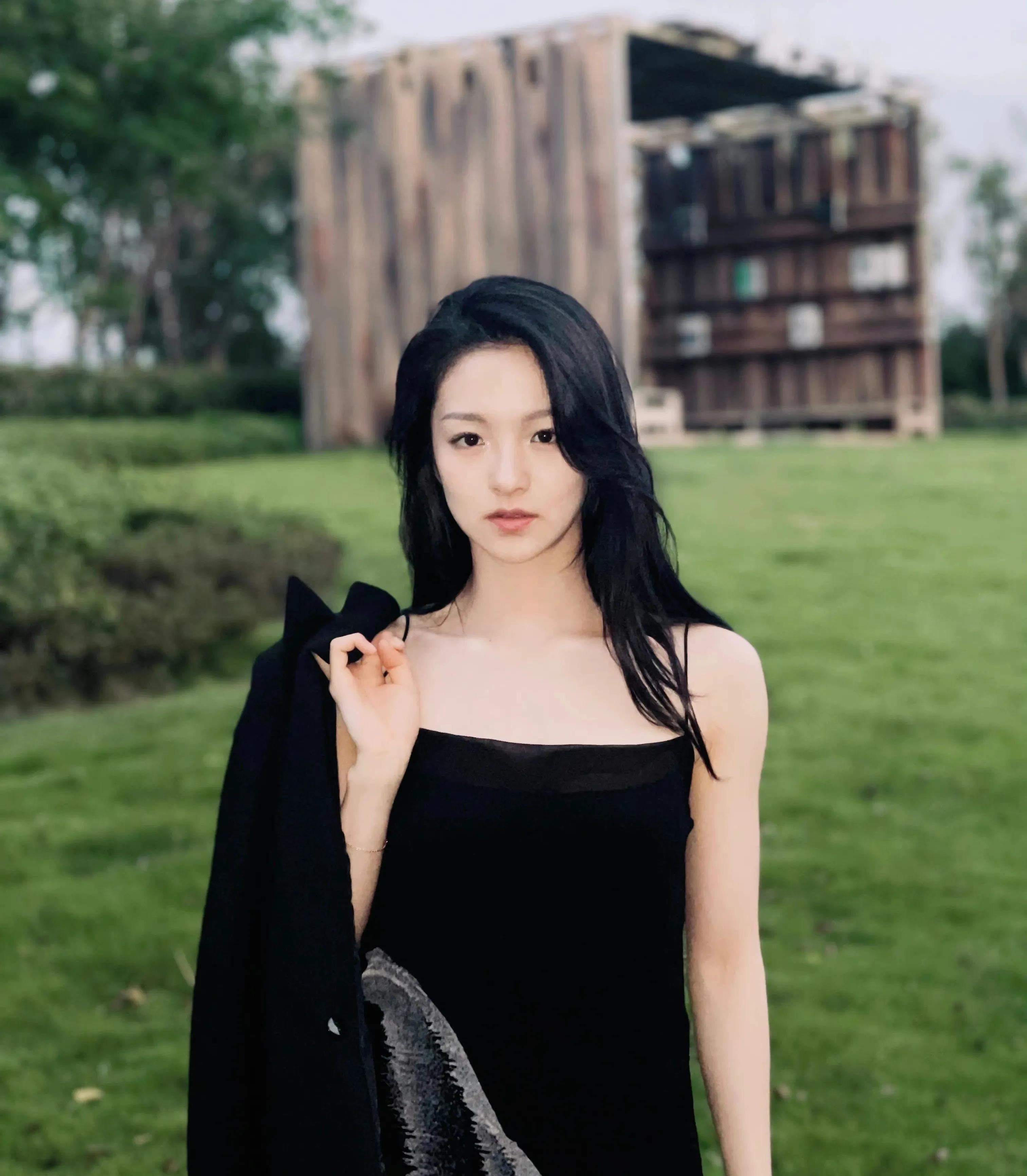 Ren Luyao of "Dancer" series - iNEWS