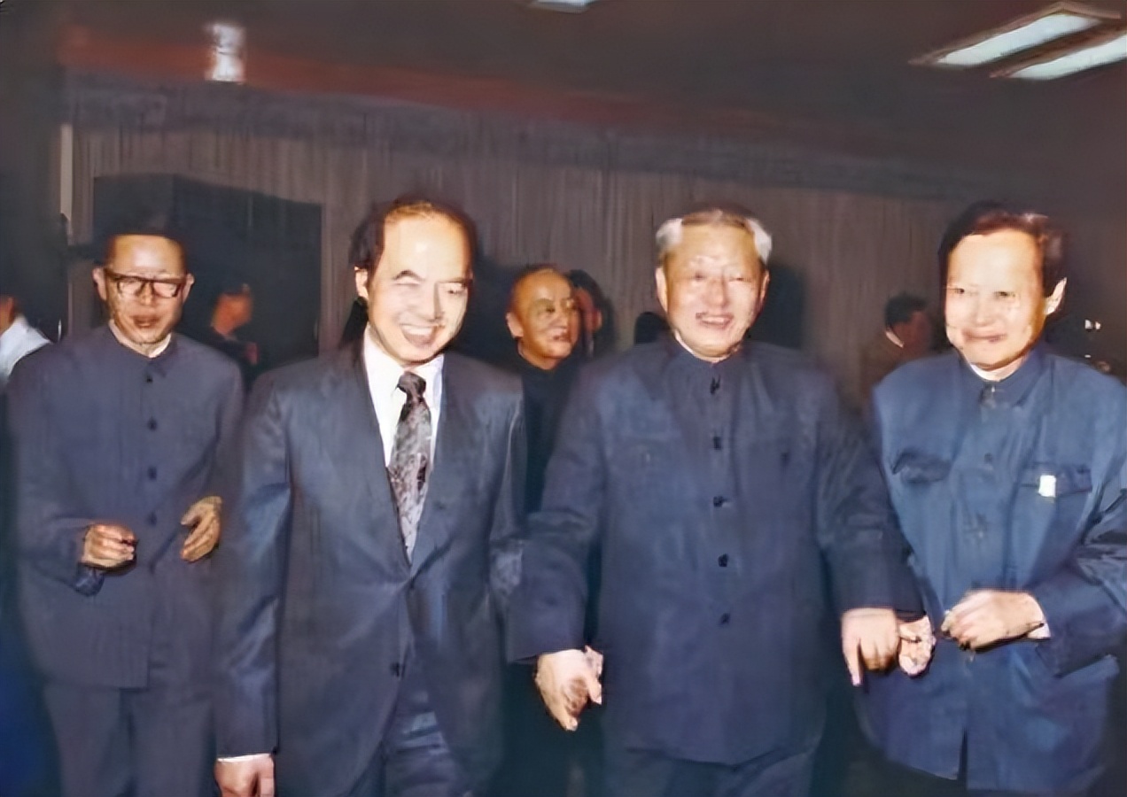 Yang Dezhong: The first political commissar of the "8341" unit, he was the bodyguard of Premier ...