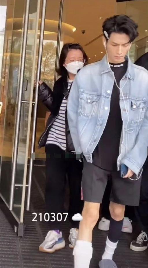 Skeleton body, addicted face, exaggerated porcelain teeth, what ...