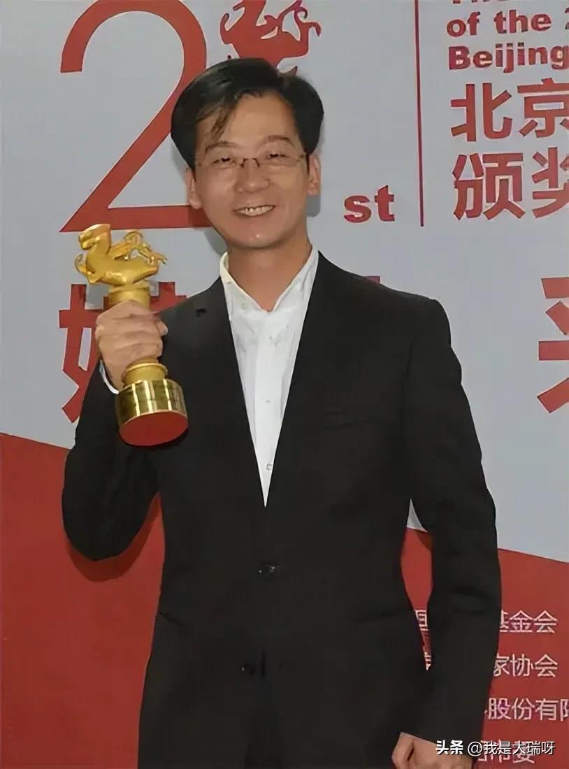 Actor Chen Chuang wept bitterly late at night!His hometown was in ruins ...