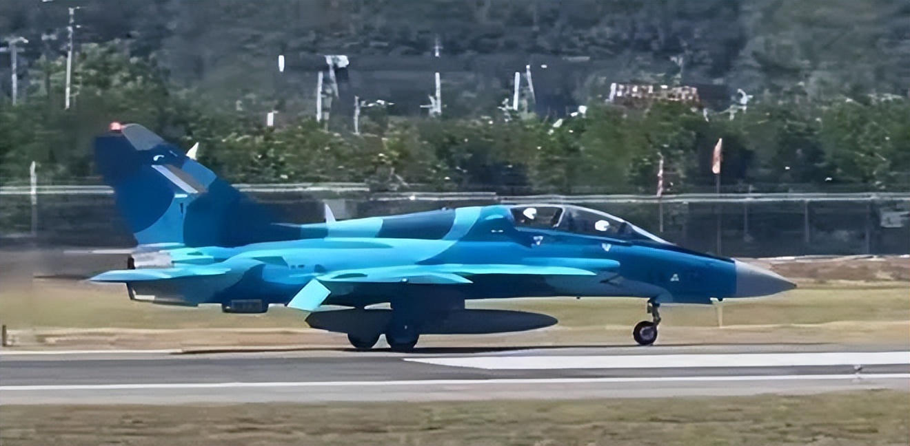 Chinese fighter jets take another big order!6 FTC-2000Gs were delivered ...