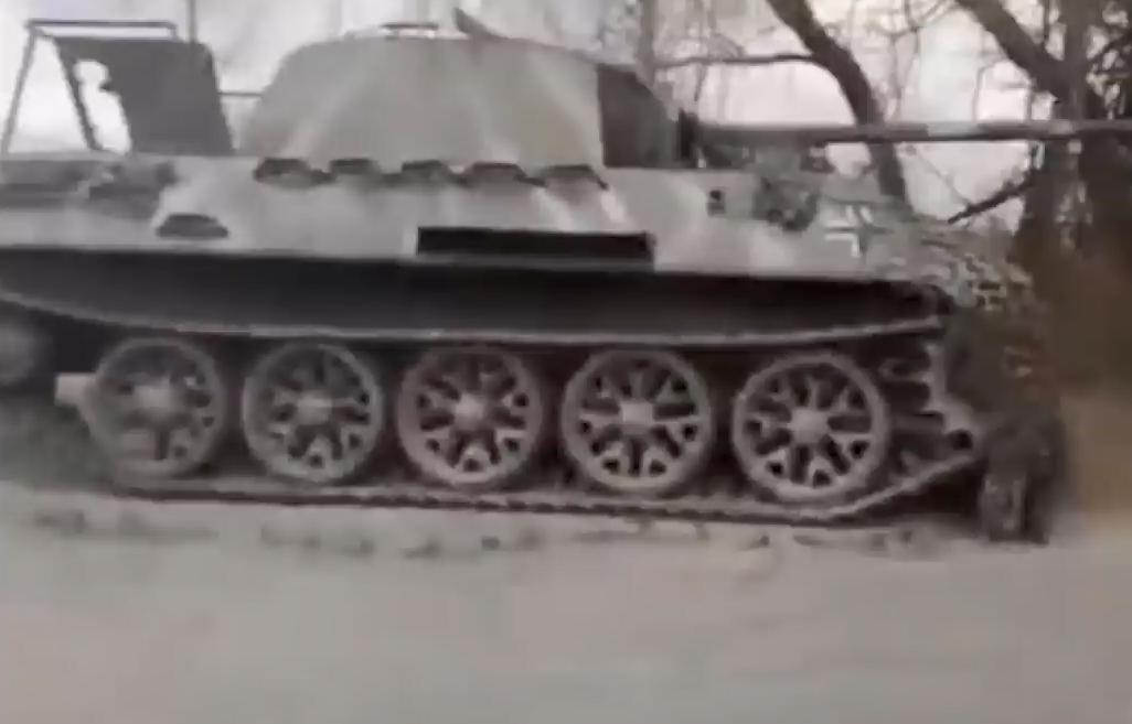 World War II tanks appear in Ukraine?It turned out to be a movie prop ...