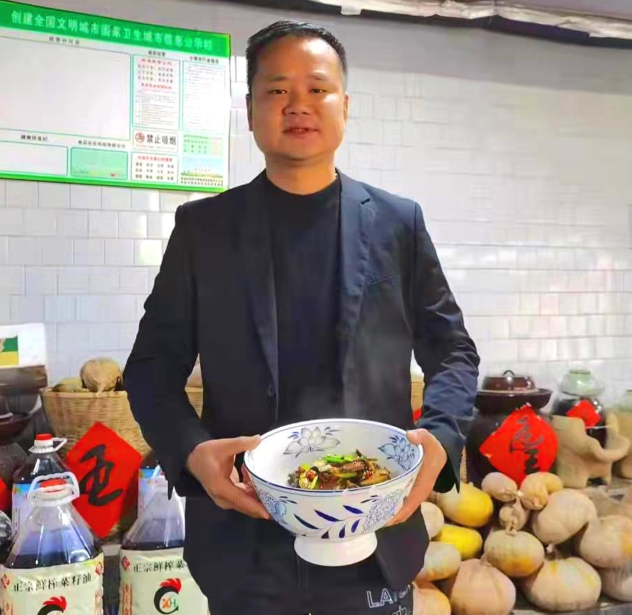 Xiao Xiangheng, the contact person of Xiangcai Wanli Xing, won the ...