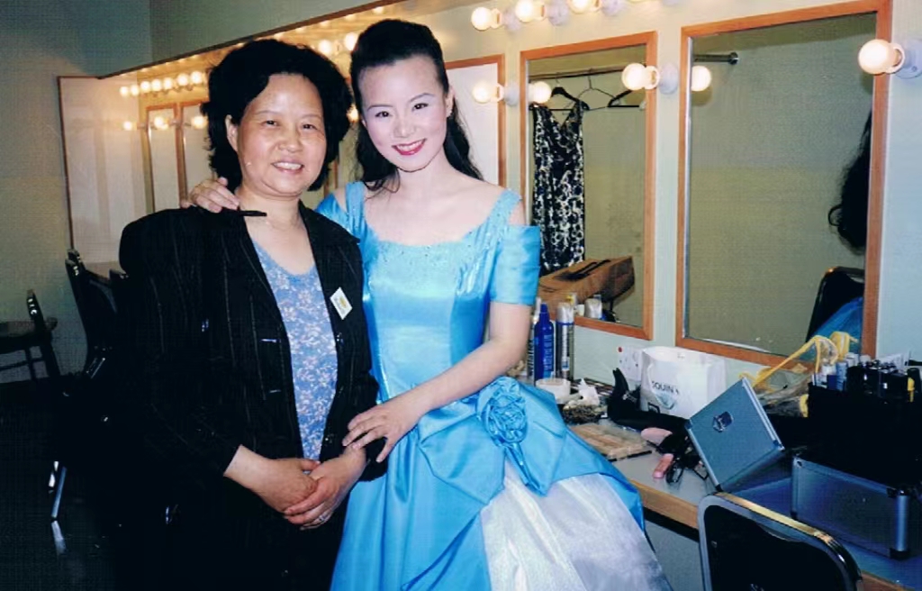 This time, the 47-year-old Gong Linna, who became famous by "Ray", made ...