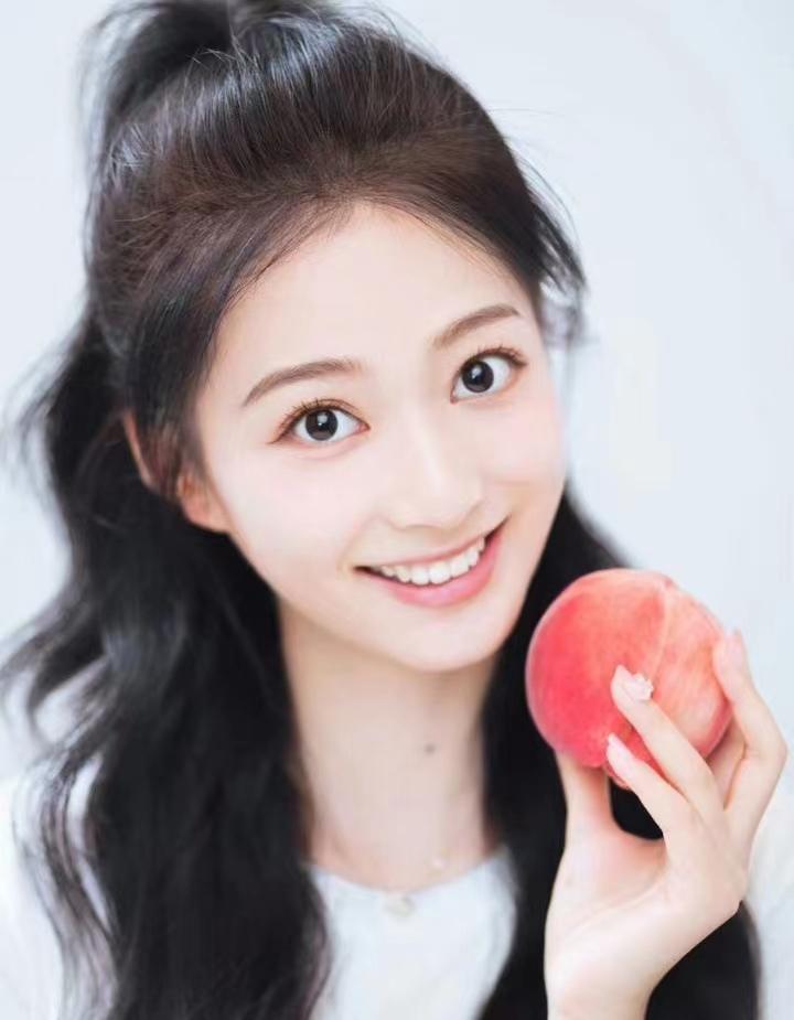 Feng Lin recorded a new program again? "Work photos" were exposed, and ...