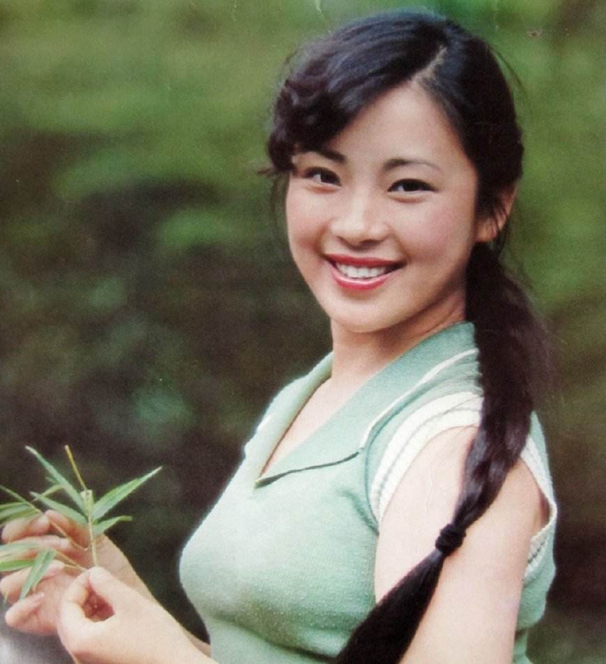 Li Si, after her father Jet Li betrayed her mother, her life changed ...