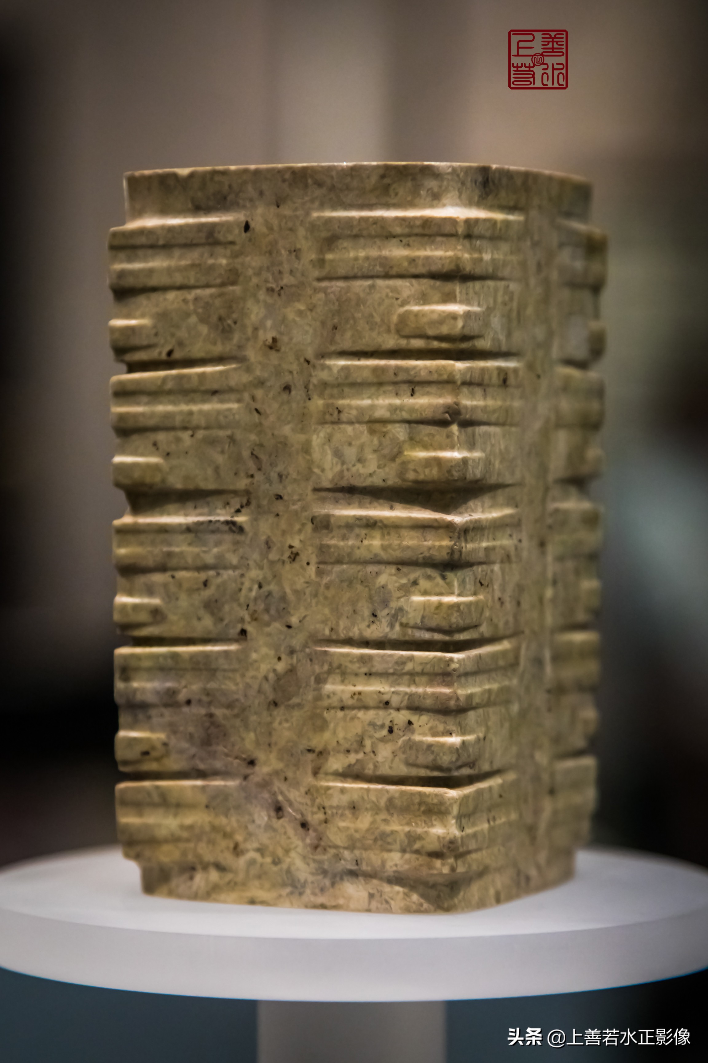Stone and Jade Artifacts in Liangzhu Museum - iNEWS