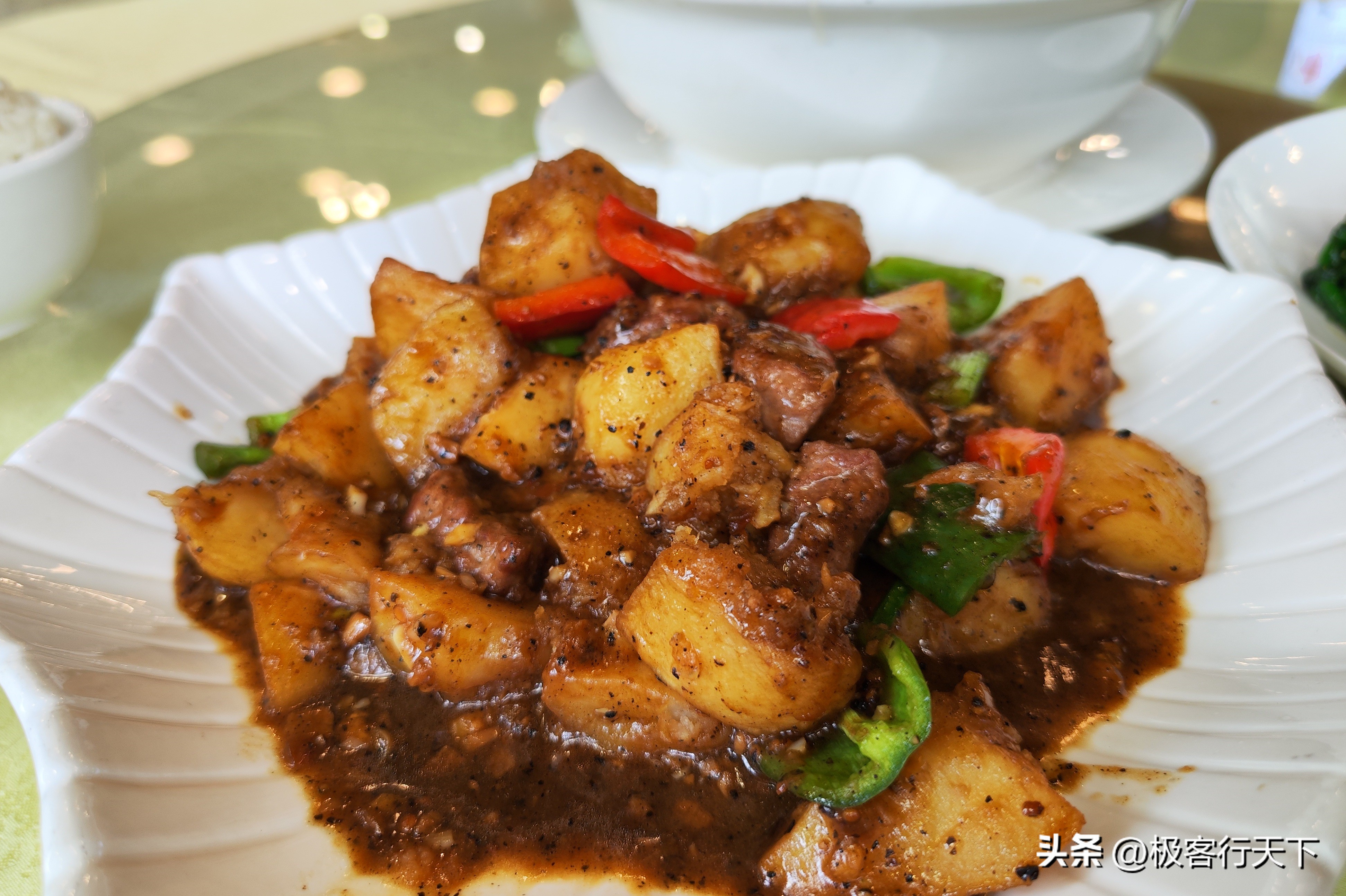 Looking for a small town in Shunde, an unexpected stir-fried fish skin ...