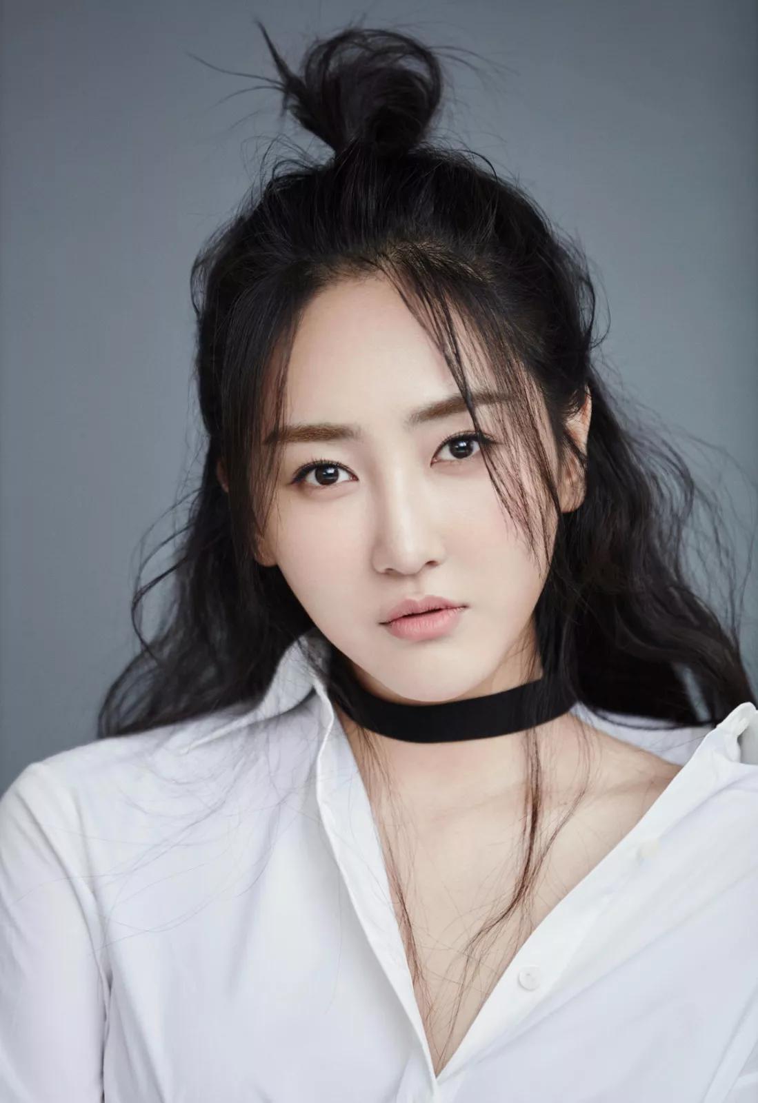 Gao Shuyao: Sexy and charming, delicate and charming - iNEWS