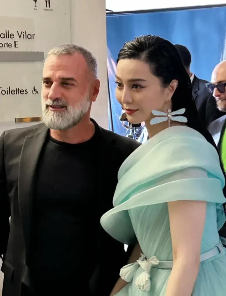 Photos of Fan Bingbing's activities: her body is round and thick, her ...