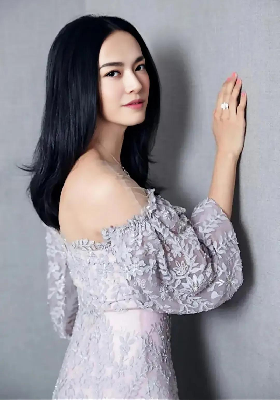 The beautiful Yao Chen - iNEWS