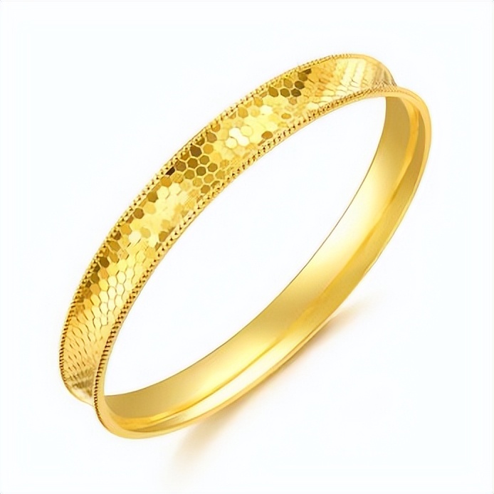 Shining Reunion Mark Chow Sang Sang Distributes Bright Star Gifts - iNEWS