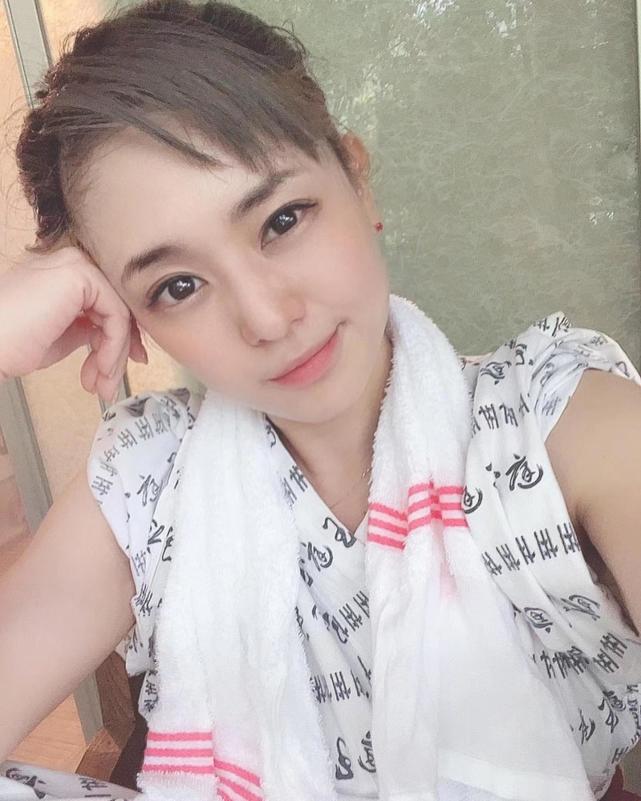 38-year-old Sora Aoi took the twins to the hot springs. She was more ...