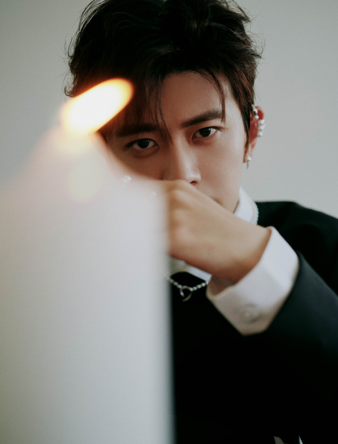 Ren Jialun's recent photo style is very Wei Zhao - iMedia