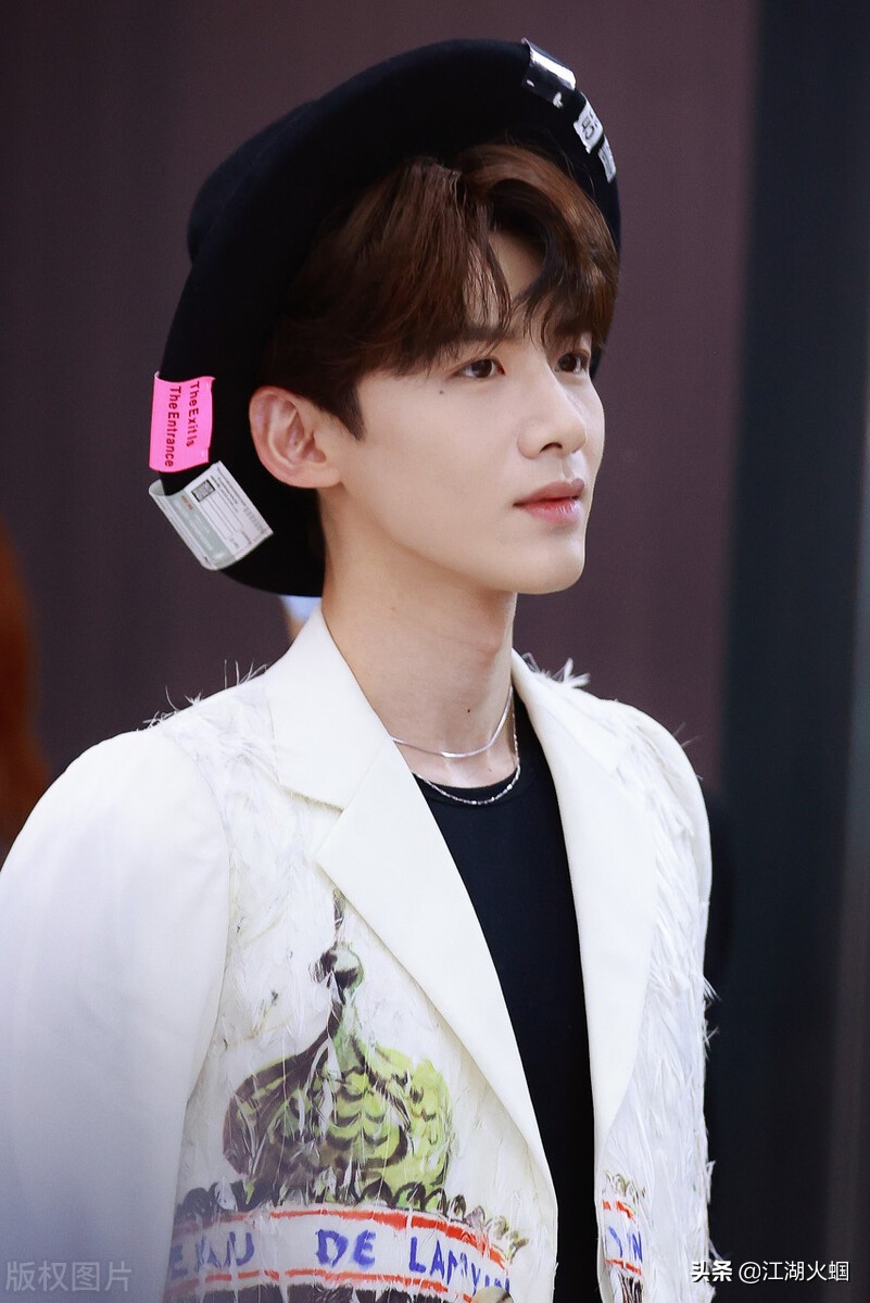 Eat melons: Zhang Dongliang, Hou Minghao, Yu Hewei, Zhang Luyi, Bai ...