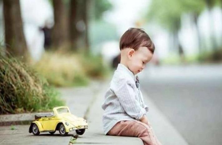 remember!Two or three-year-old rebellious children must get used to ...