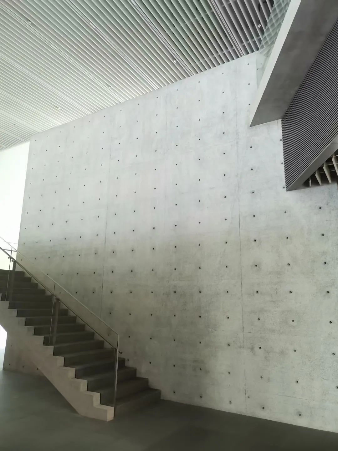 Do you know why the "primitive" style of fair-faced concrete is getting ...