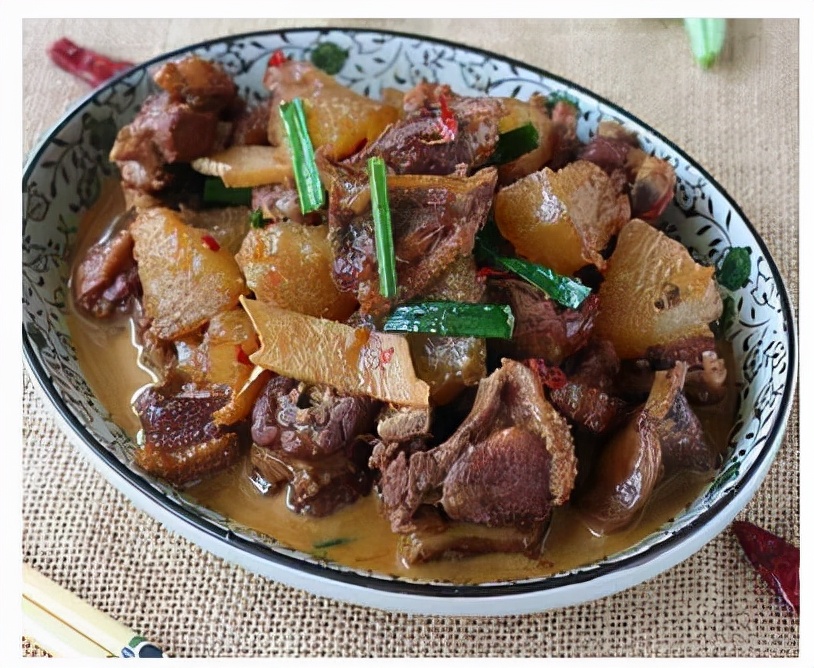 The practice of braised winter melon with duck - iNEWS