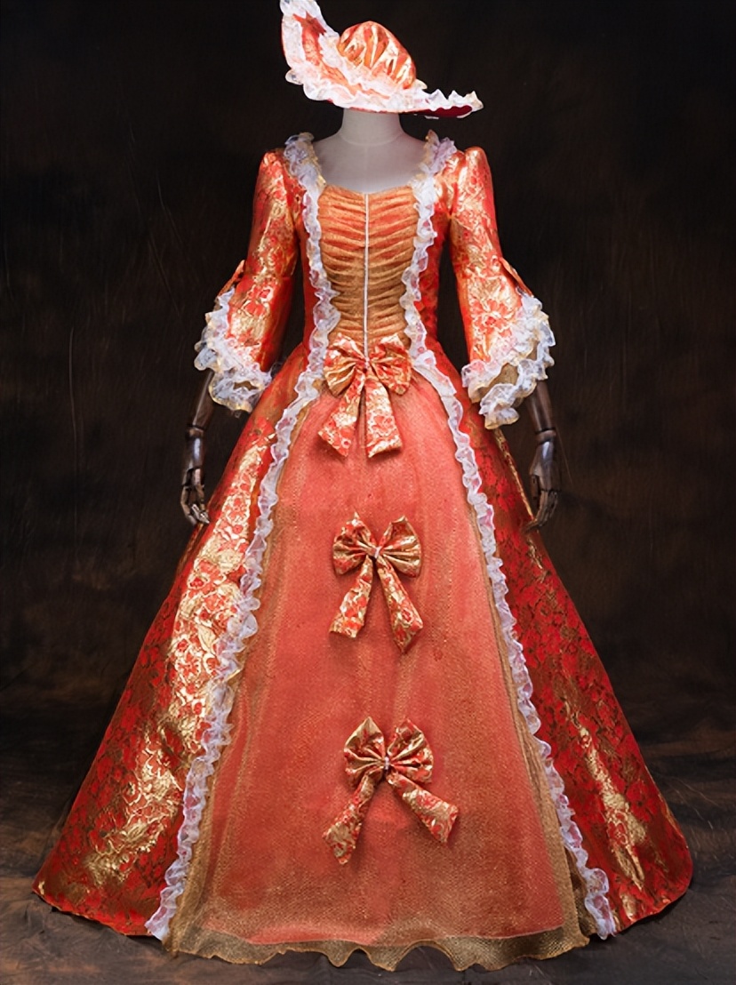 What are the characteristics of the dance costumes of Aboriginal people ...