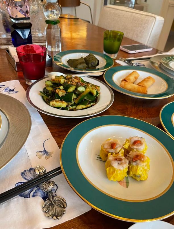 Rich people also eat cucumbers! Carina Lau's Hong Kong family dinner ...