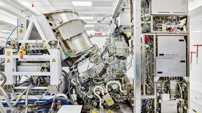 At a critical moment, chip manufacturing giants will visit ASML to grab ...