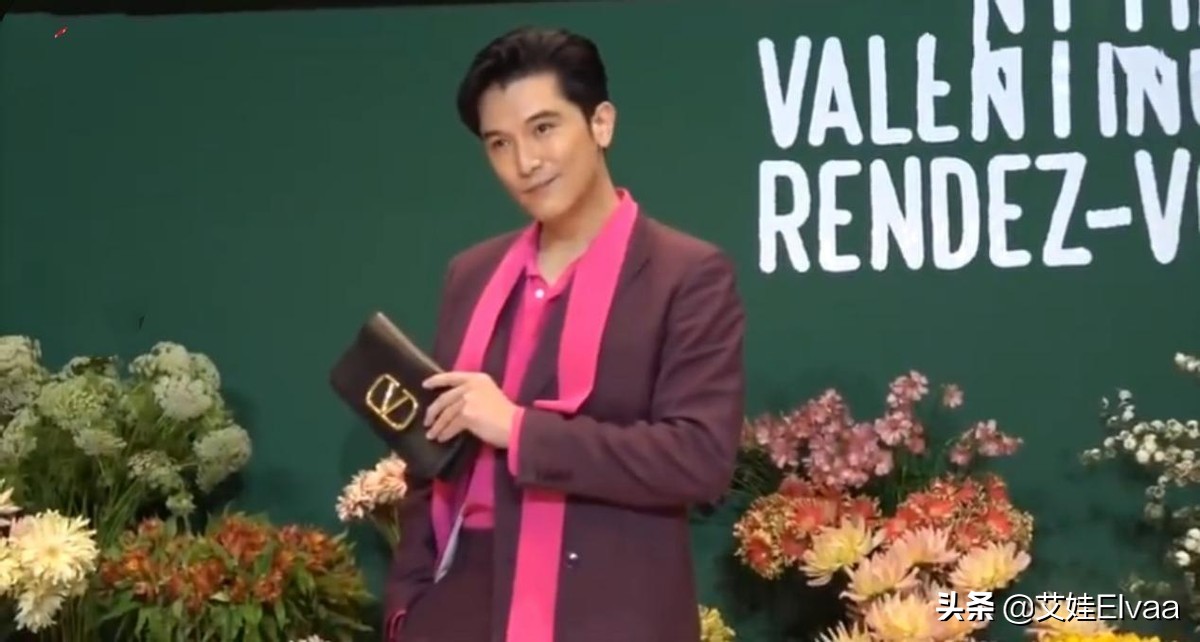 Qiu Ze made his first public appearance after marriage, wearing a pink ...