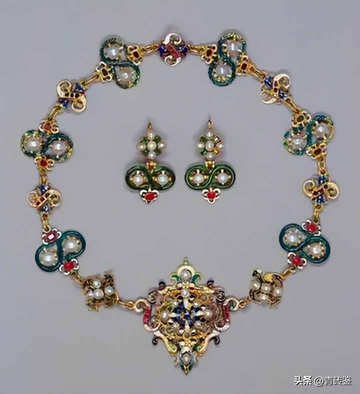 The significance and social status of Germanic jewelry in medieval ...